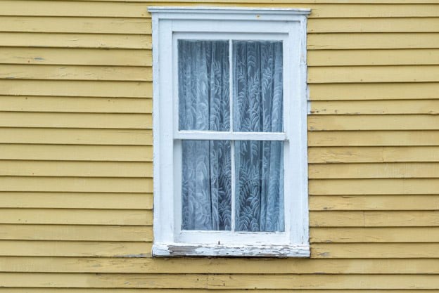 7 Signs Your Exterior Window Trim Is Trying to Tell You Something